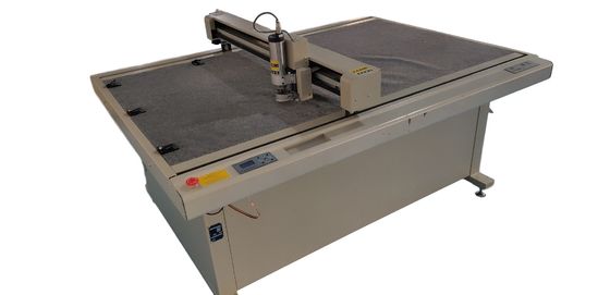 KAEMI 1509M2 Used Flatbed Garment Cutting Machine Template PVC Cutter